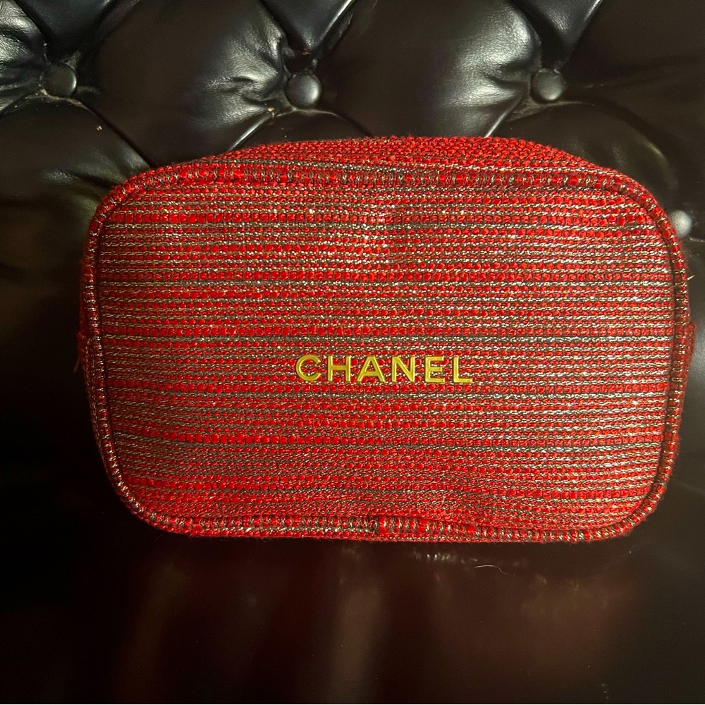 Chanel Holiday Red Tweed Pouch (Nwot) - Gem